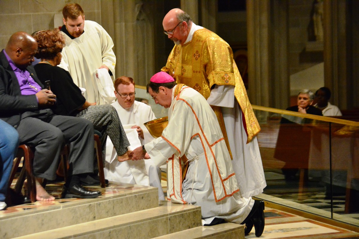 Archbishop, priests commemorate Jesus’ service on Holy Thursday as ...